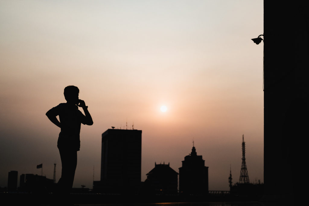 STREET PHOTOGRAPHY TIPS: TRACKING AUTOFOCUS - Nico Harold